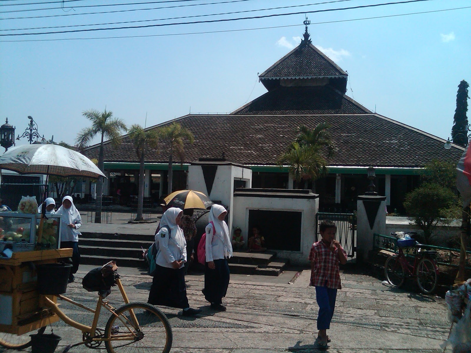 AMAZING INDONESIA: DEMAK GREAT MOSQUE