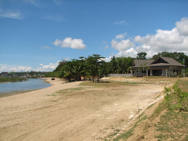 100 meter boardwalk with sundeck