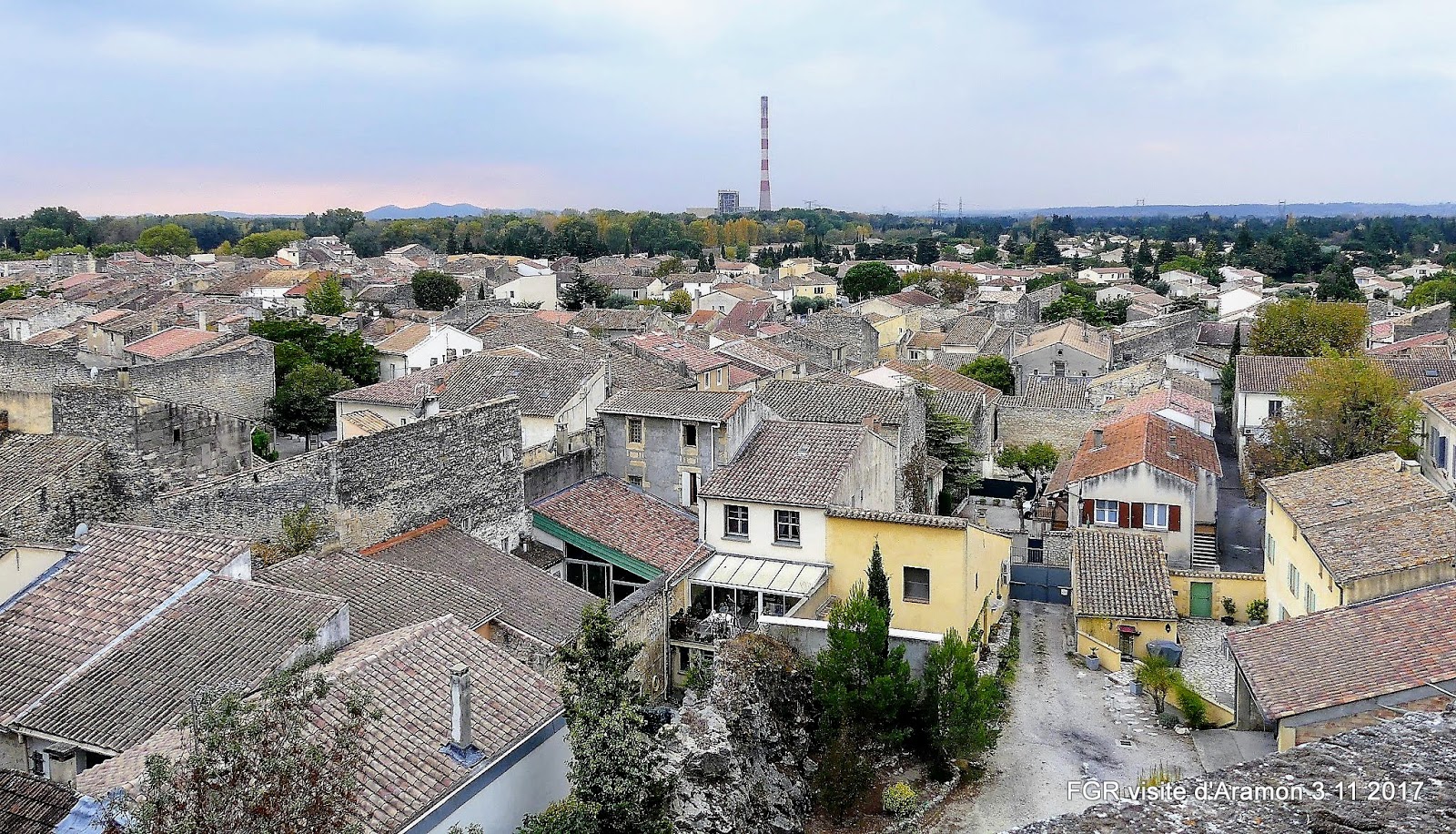 Aramon le Club des Aînés "Li FIEU DOU ROSE": VISITE D'ARAMOUN 3 11 2017