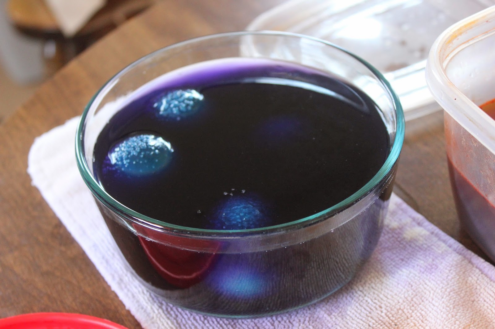 Un-Processing My World: All Natural Egg Coloring