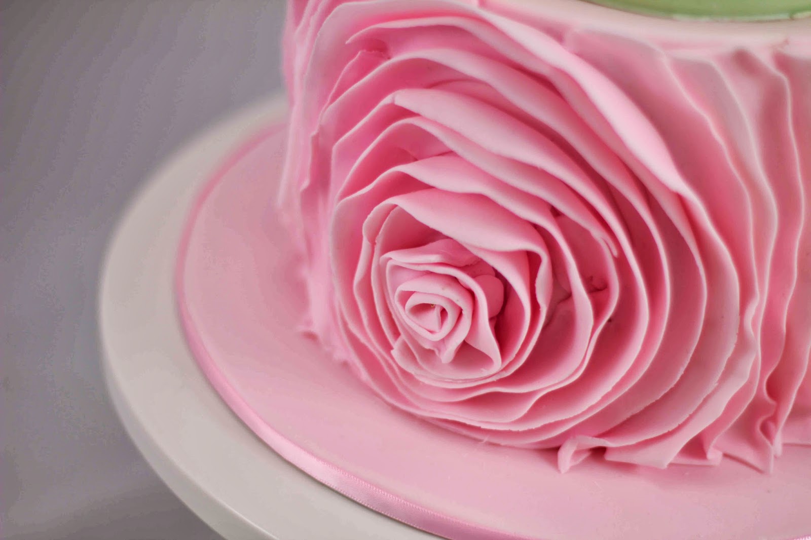 Bakerz Dad: Ruffle Rose Cake