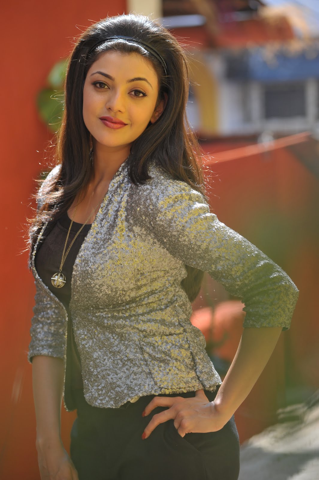 Kajal Agarwal New Hot And Sexy Gallery Desifunblog