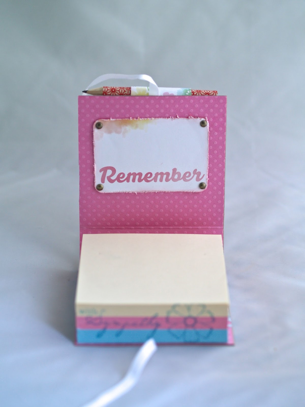 Cáscara de papel: Porta notas para escritorio o bolso