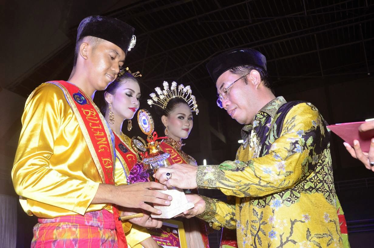 Grand Final Pemilihan Bujang Gadis Bende Seguguk Dan Putri Bumi Bende ...