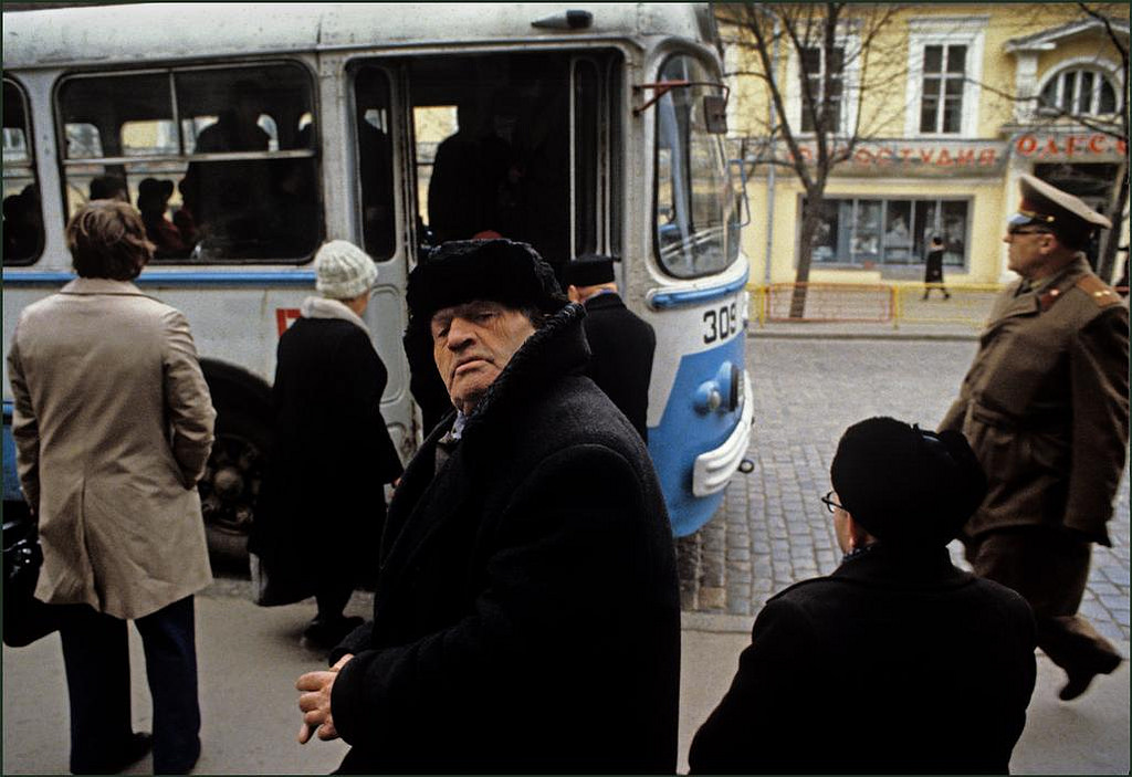 42 Fascinating Color Photographs That Capture Everyday Life in Odessa ...