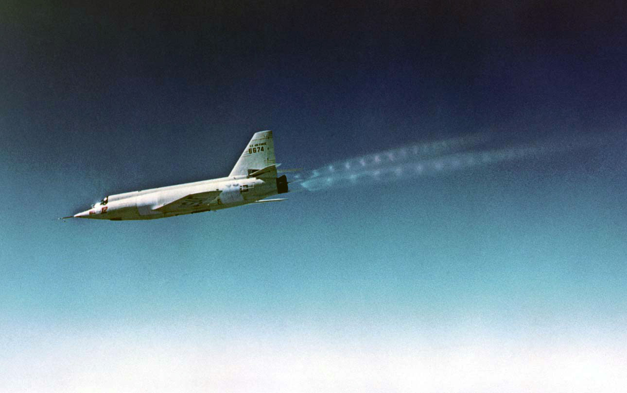 nhungdoicanh: Bell X-2 Starbuster