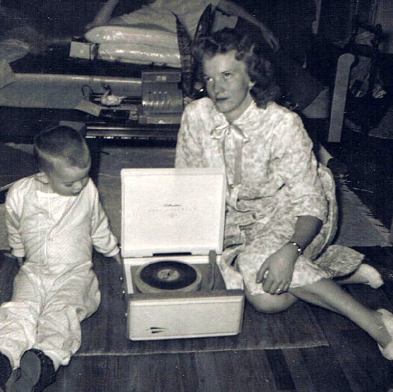 35 Cool Pics of People With Their Record Players in the 1950s ~ Vintage ...