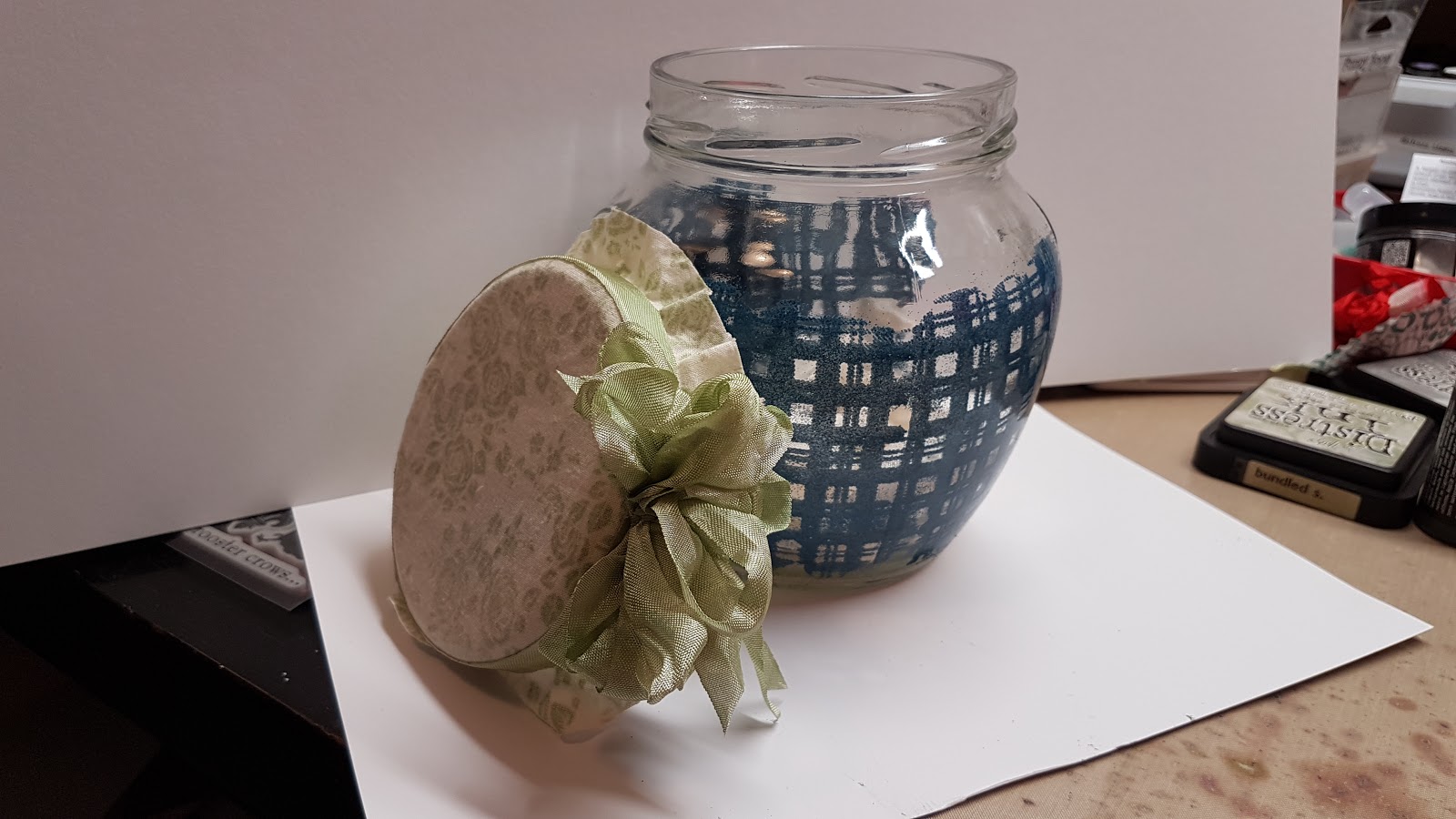 Craft projects by Bubblescrap: Heat embossing on glass