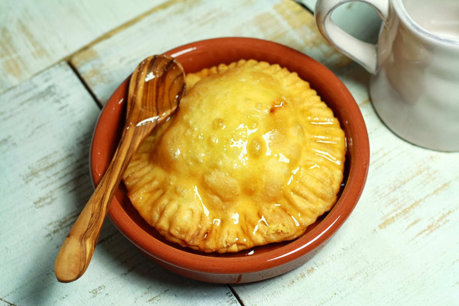 Tasty Travel: Sebadas - miodowo-serowy deser z Sardynii