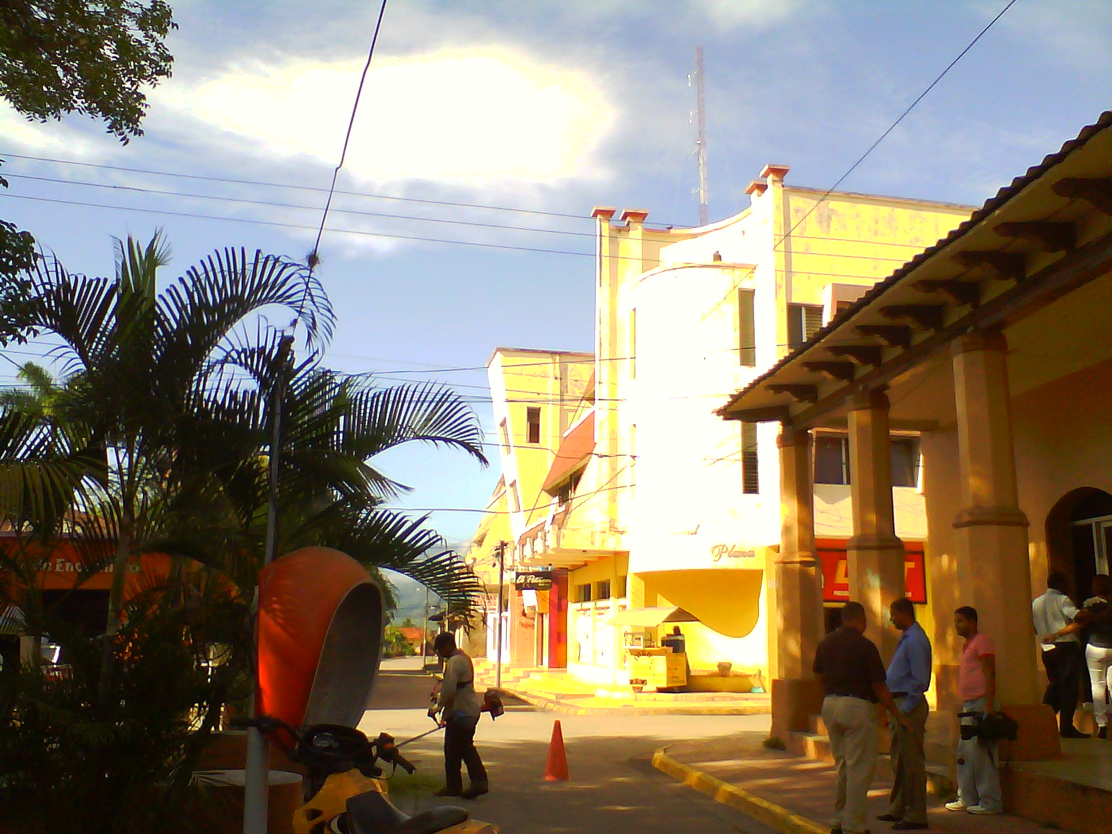 OLANCHITO CULTURA Y SOCIEDAD: PARQUE CENTRAL, OLANCHITO, YORO