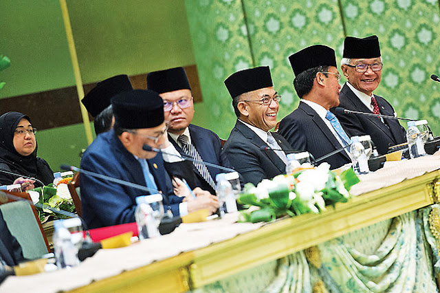HM Sultan Brunei: Country Comes First