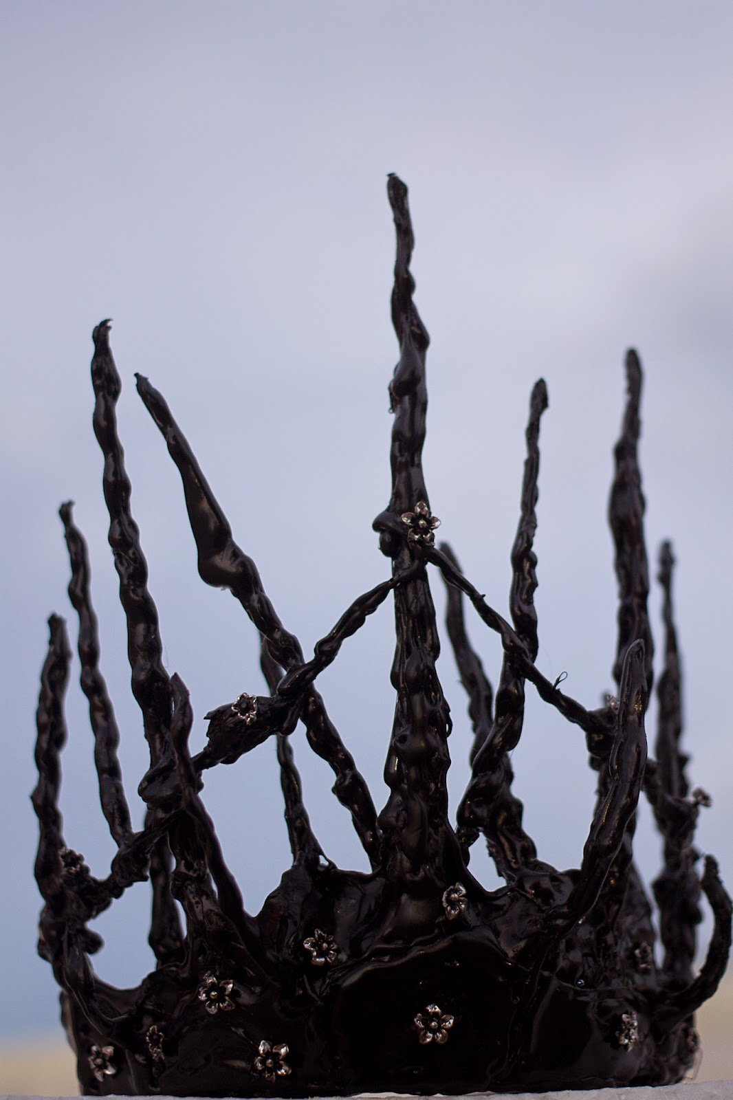 THE BIOCHEMIST'S ART BOX: A Dark Crown for a Lovely Woman