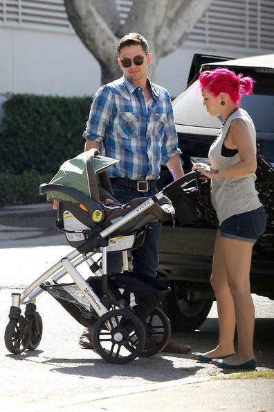 gossip-withouttheguild: Jackson Rathbone out with his girlfriend Sheila ...