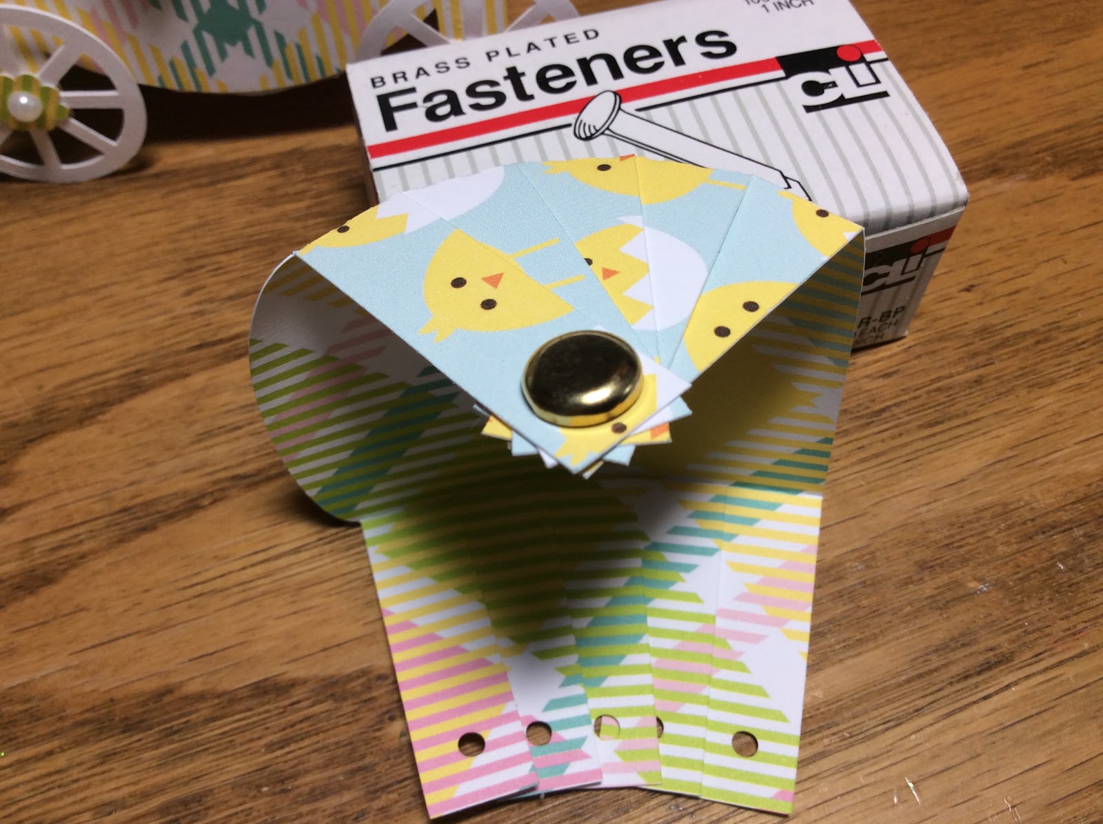 Papercrafts and other fun things: A Paper Baby Carriage For a Baby Shower