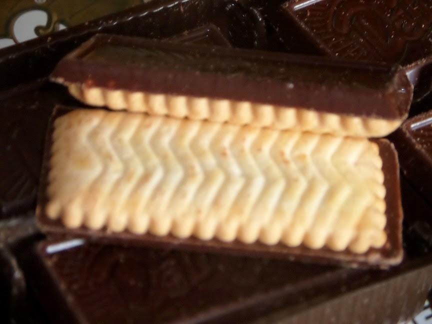 Madhouse Family Reviews: Deli Choc - delicious and chocolatey ! (review)