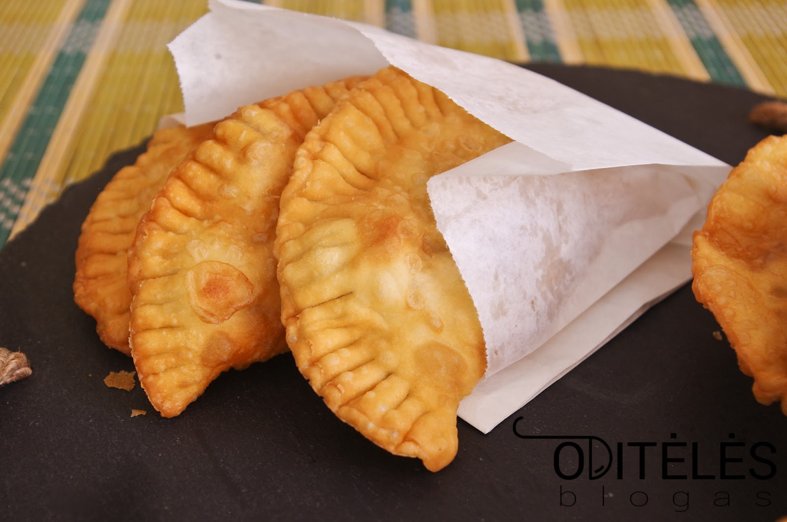 Oditėlės blogas: ČEBURĖKAI SU MĖSA