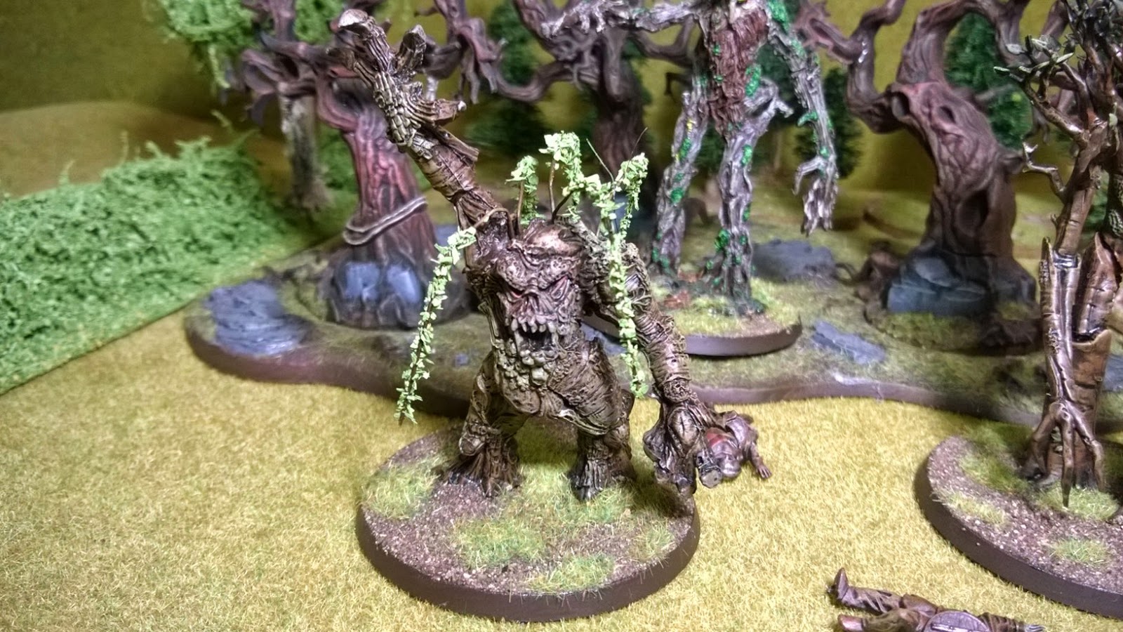 Mike's Random Wargame Meanderings Blog: Look at the trees, they're moving!