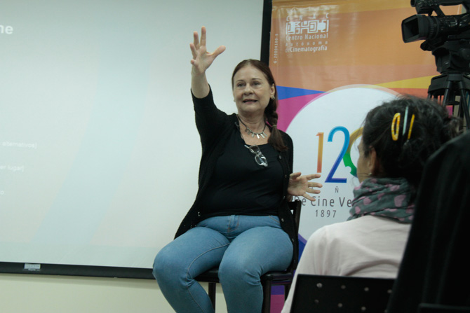 El maquillaje creativo de Stella Jacobs