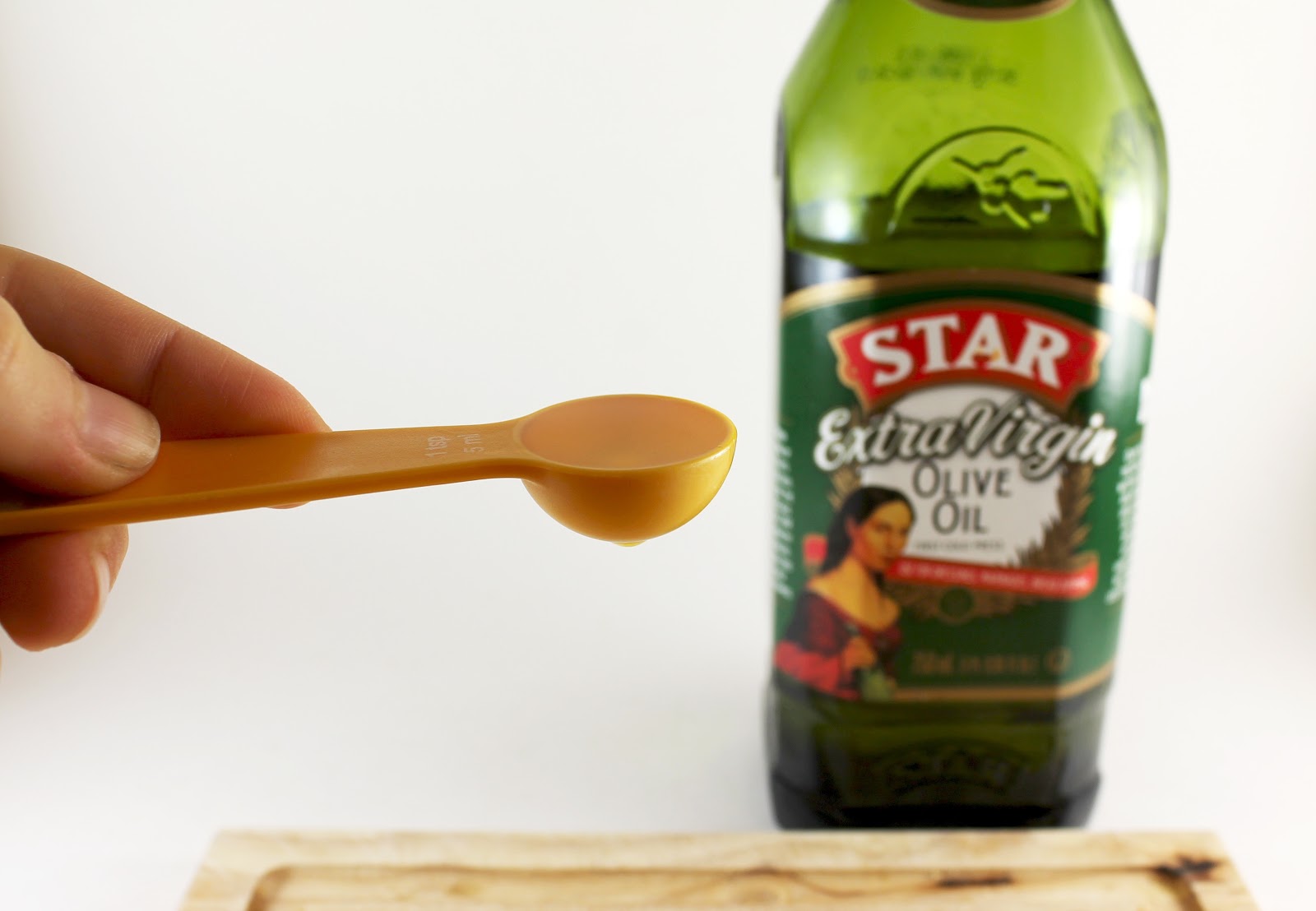 Nat's Adventures in Baking: Baking Basics: Measuring Liquids Vs. Solids