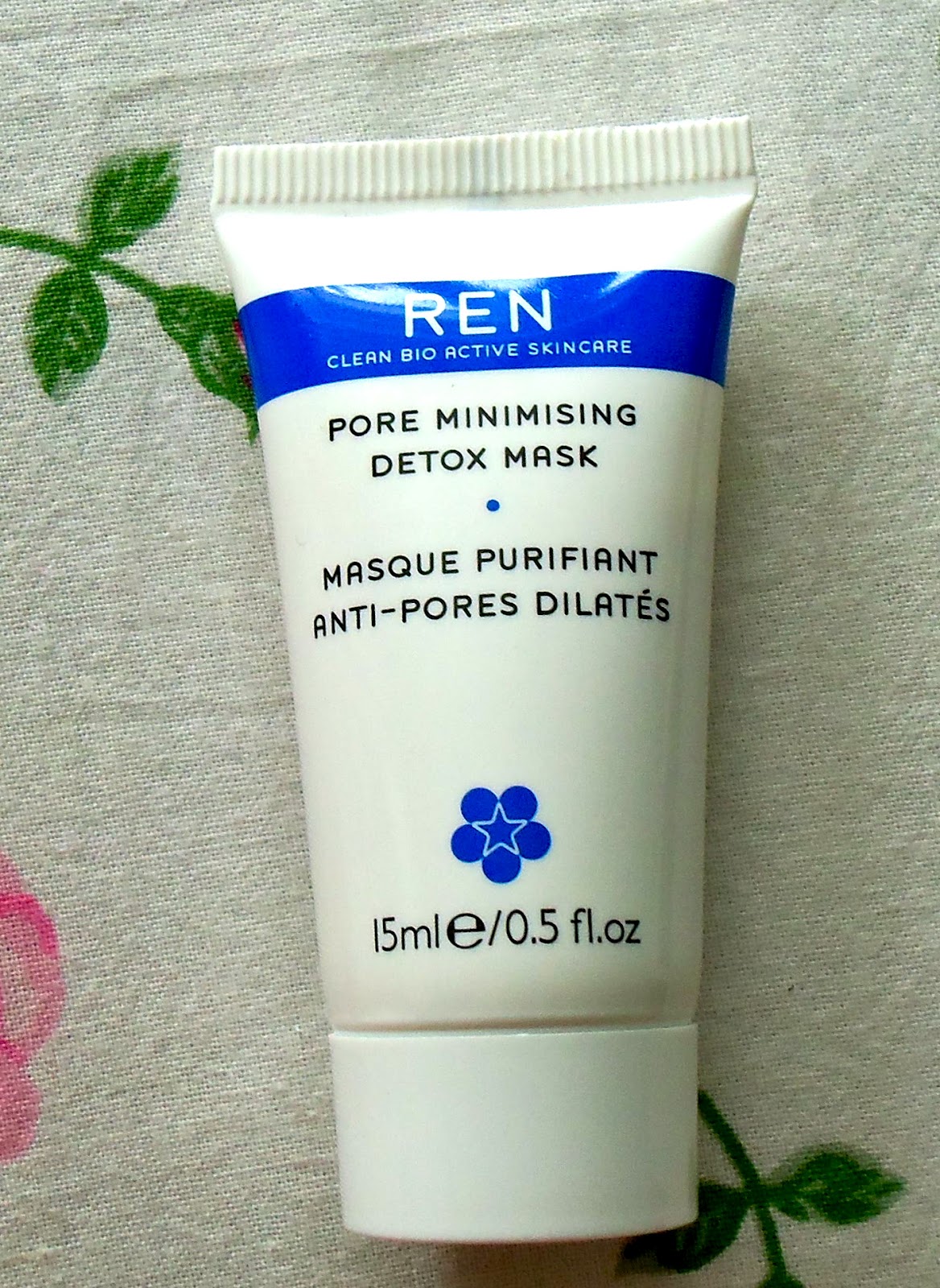 Beauty and Beyond....: REN Pore Minimising Detox Mask / Invisible Pores ...