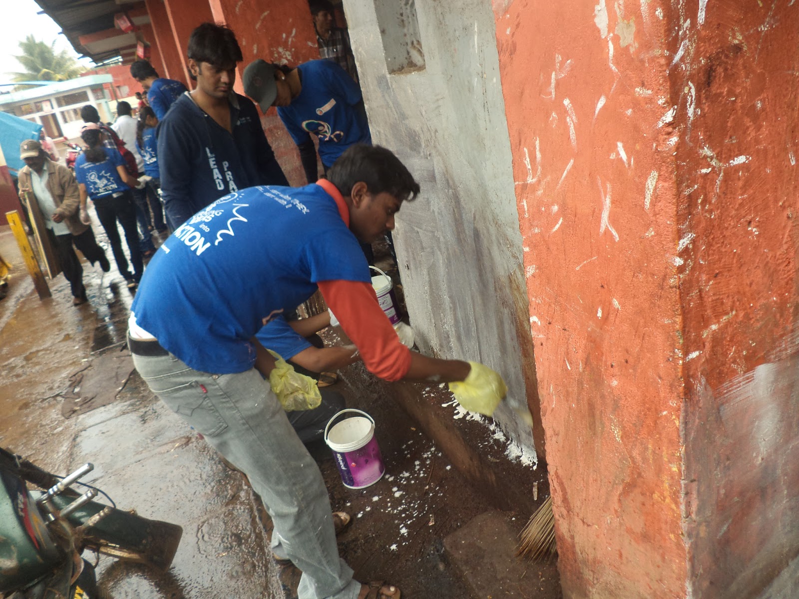 LLP LEADers Teach a Lesson to Hubli Bus Stand Depot Authorities | LEAD