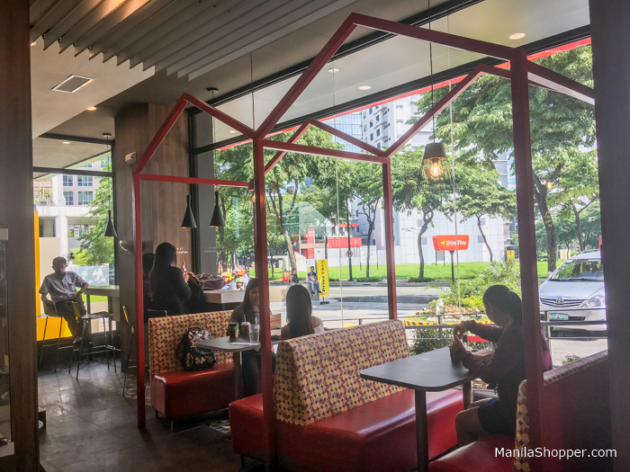 Manila Shopper: Jollibee Opens Milestone 1,000th store in BGC