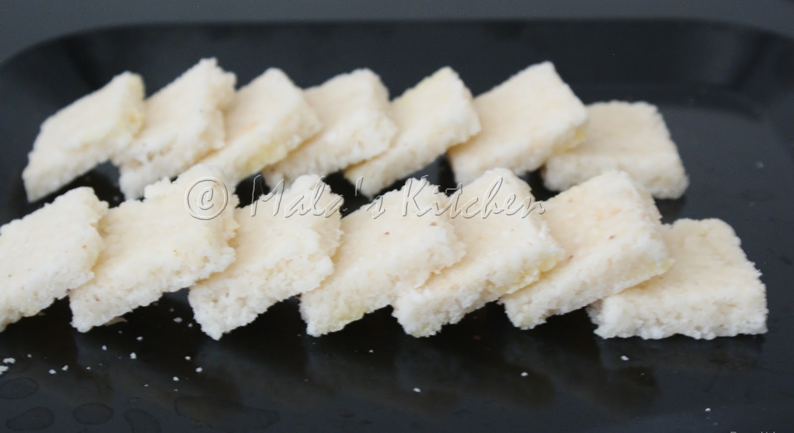 Kobri Mitai / Coconut Burfi - Malas-Kitchen