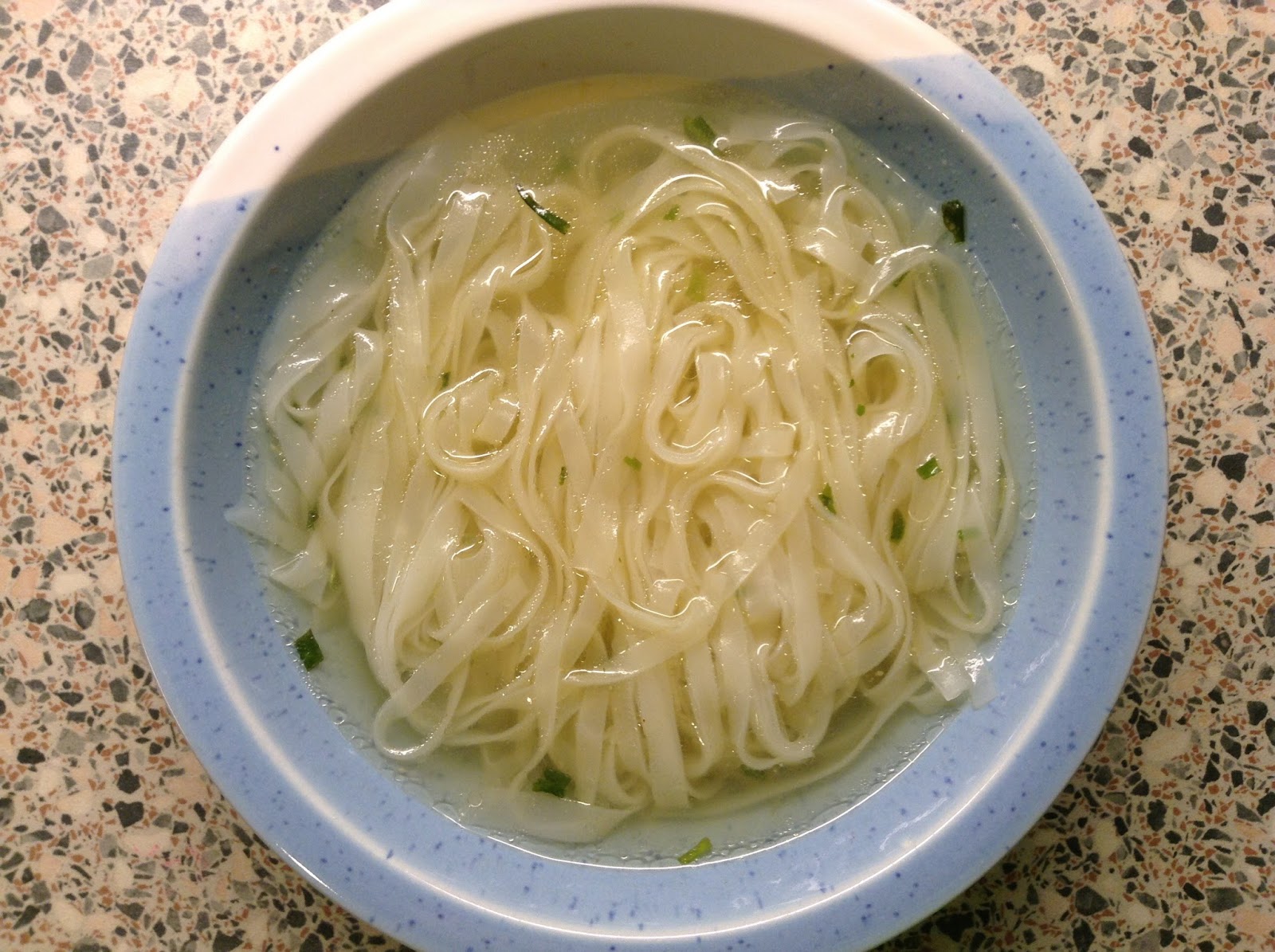 Nuudelicious: Mama Chicken (riisinuudeli)