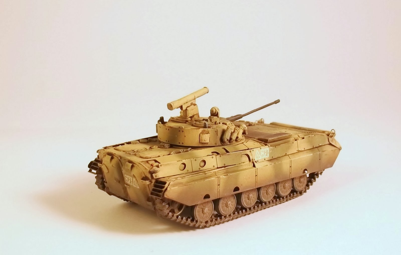 Gulumik Military Models: BMP-2D 1/72 ACE - Gallery