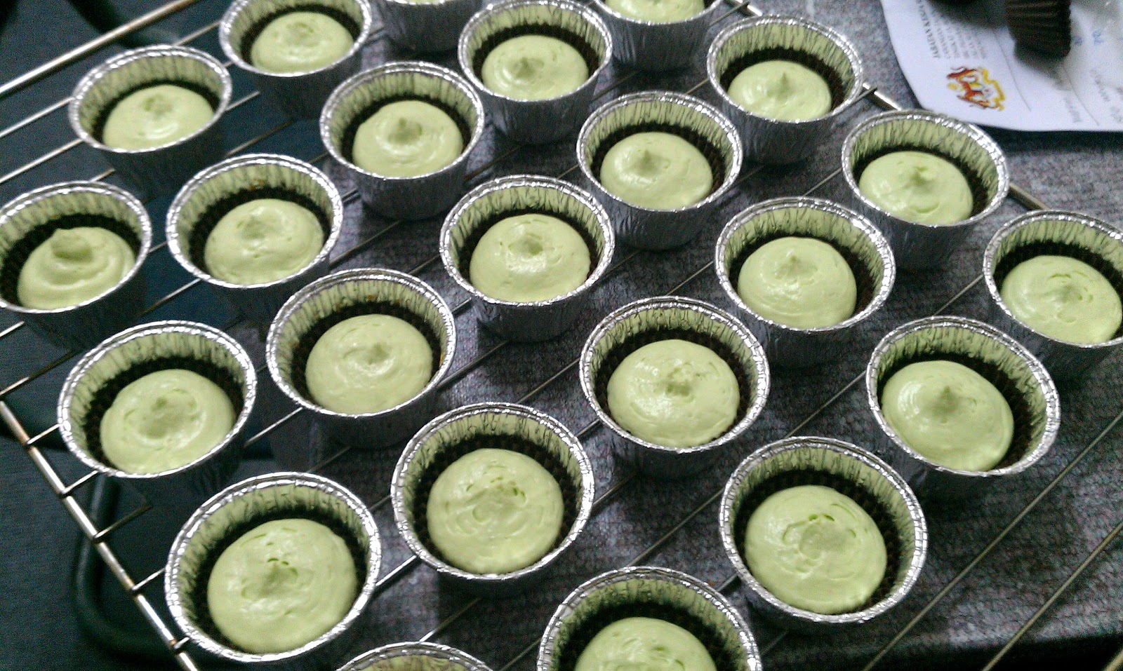 Apam Polkadot J&S Bakery: Apam Word & Muffin Pandan