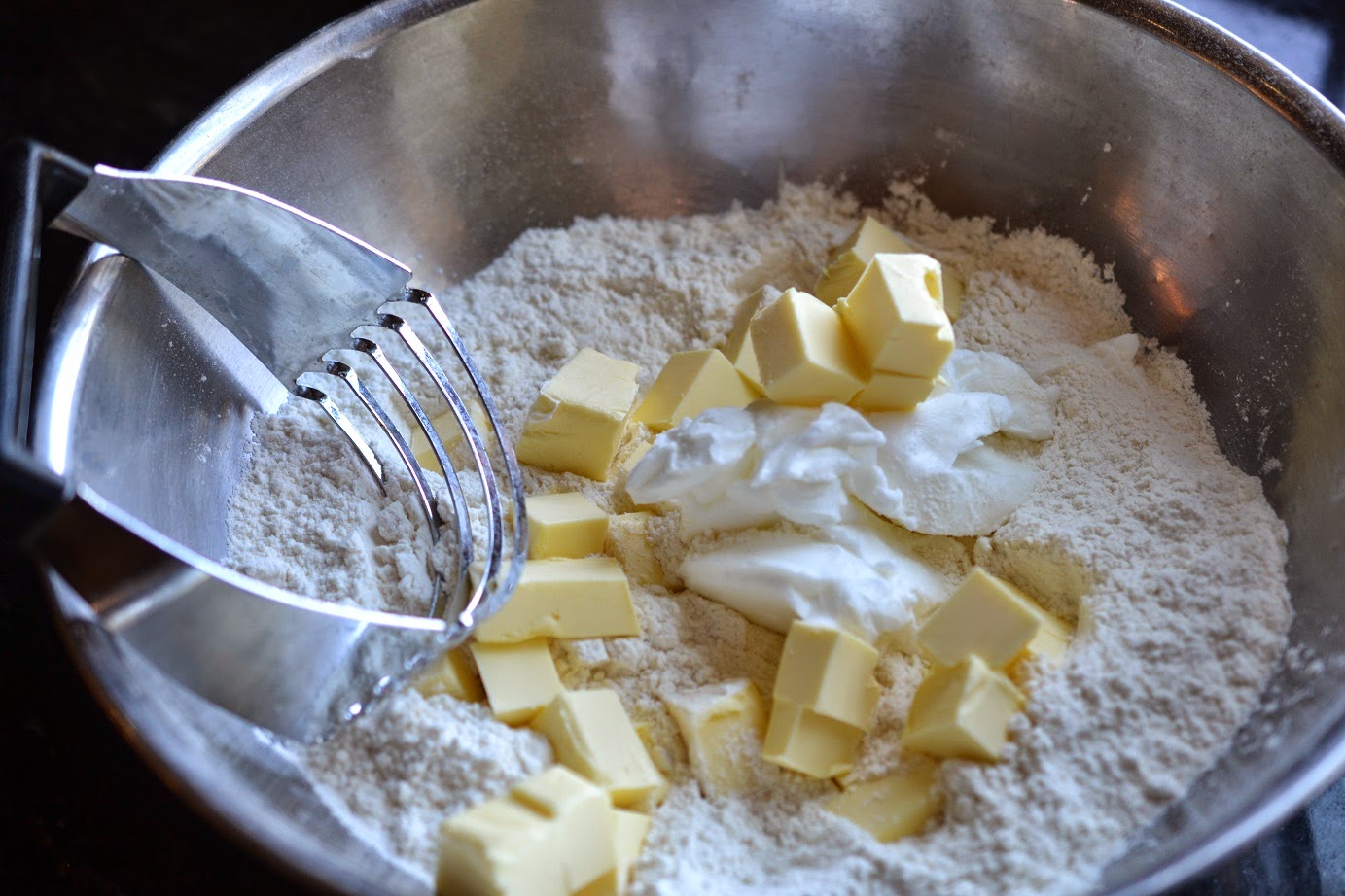 Greedy Girl : Ackee and saltfish patty in a callaloo crust