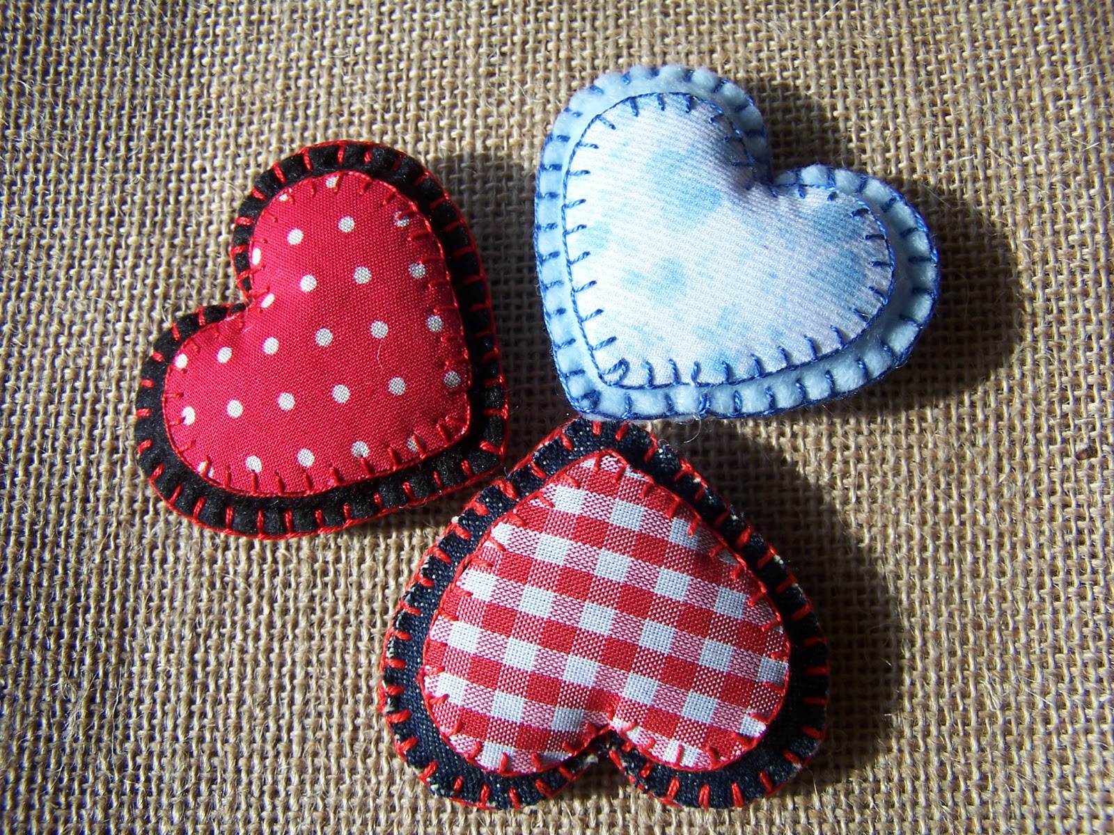 yoquierounodesos: CORAZONES CON TELA