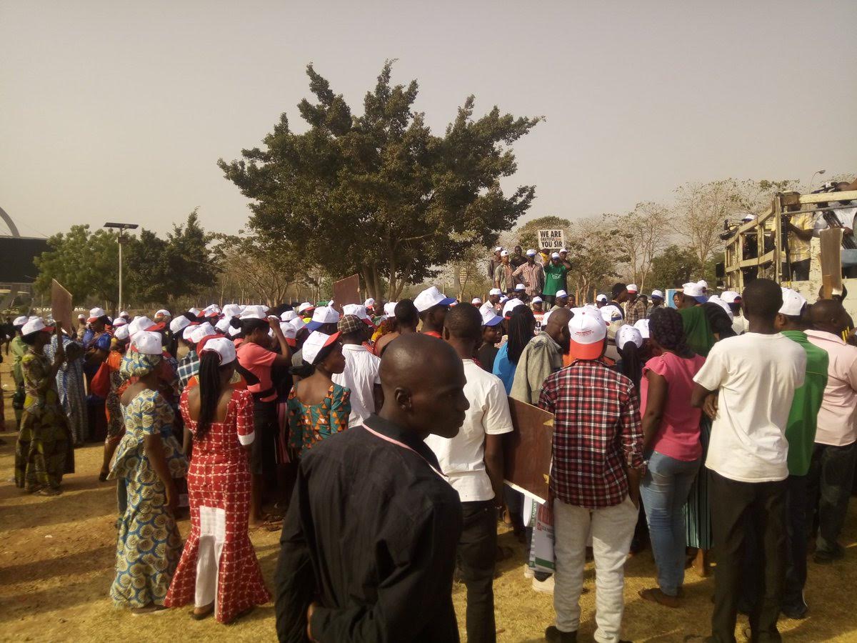 #IstandWithBuhari protesters at the Unity Fountain, Abuja venue of the ...