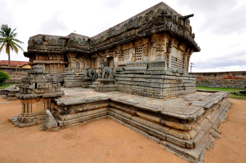Hindu Temples of India: Mallikarjuna Temple, Basaralu, Karnataka