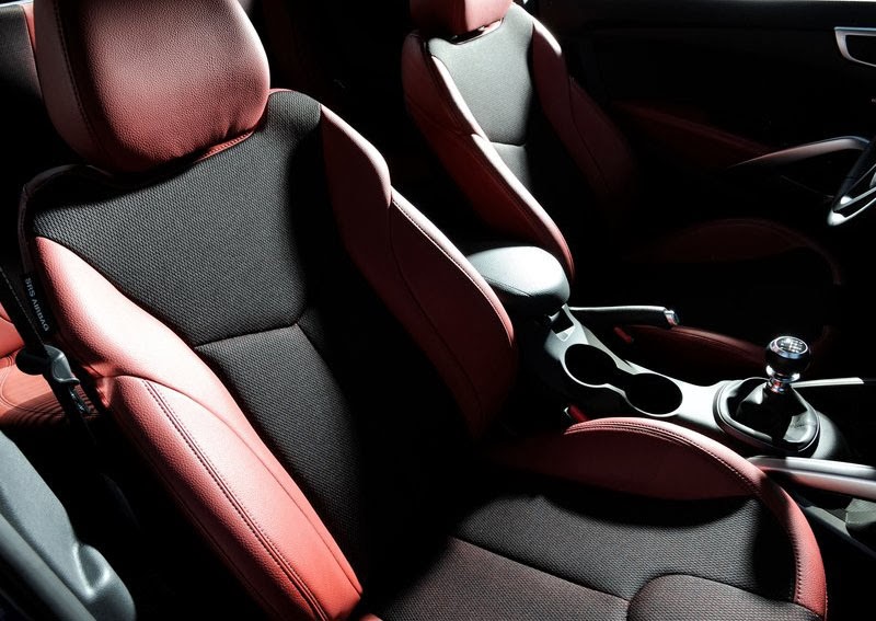 Luxurious Sports Car: Hyundai Veloster Turbo R Spec 2014