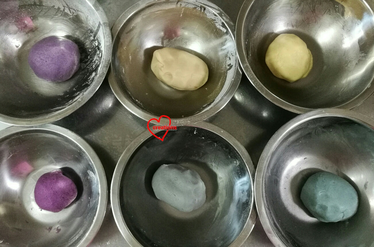 Loving Creations for You: Naturally Coloured Bean Paste Roses