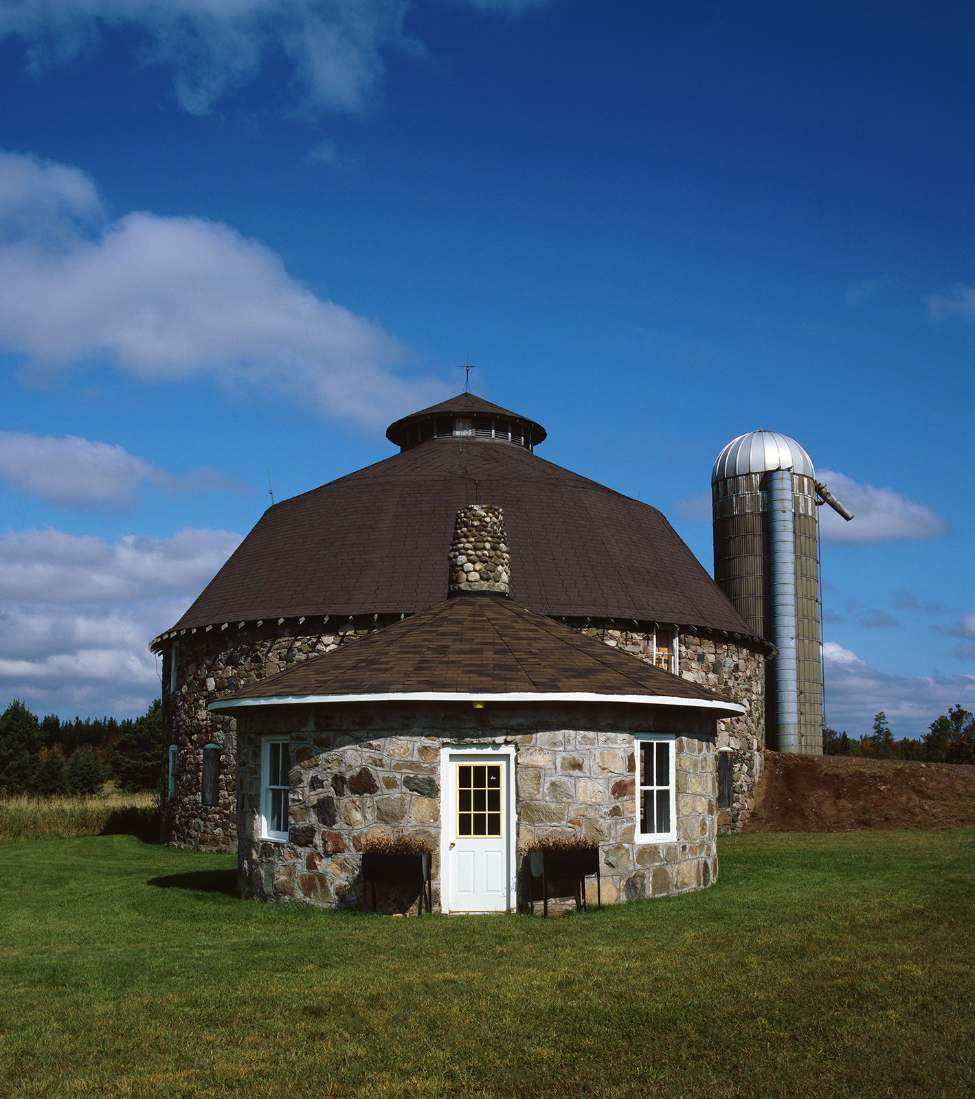 In Search of Perfect Light...: The Annala Round Barn