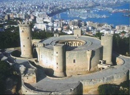 Castelul Bellver si o priveliste minunata ~ Aripile lui Rafael