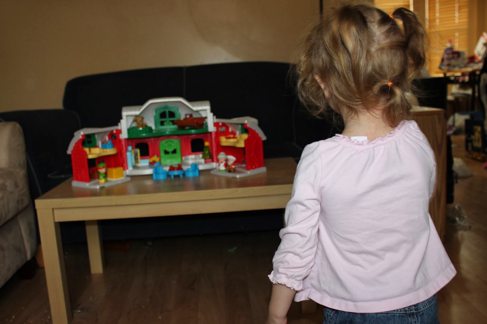 Nikki and Jared: Crazy Christopher - Dec 1 - Topher's Gift to Lexi