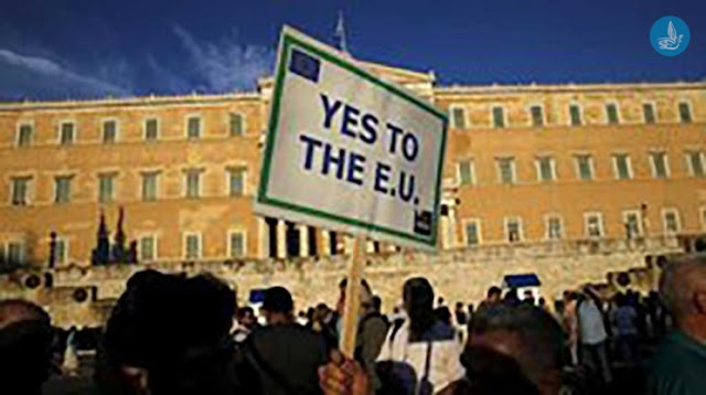 Παρότι η ηγετική ομάδα ΣΥΡΙΖΑ έκανε το ΟΧΙ... καυτό ΝΑΙ, κι ο Τσίπρας ...