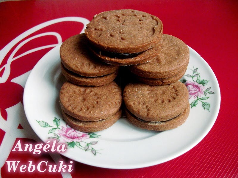 Csokoládékrémmel töltött kekszek - Angéla WebCuki