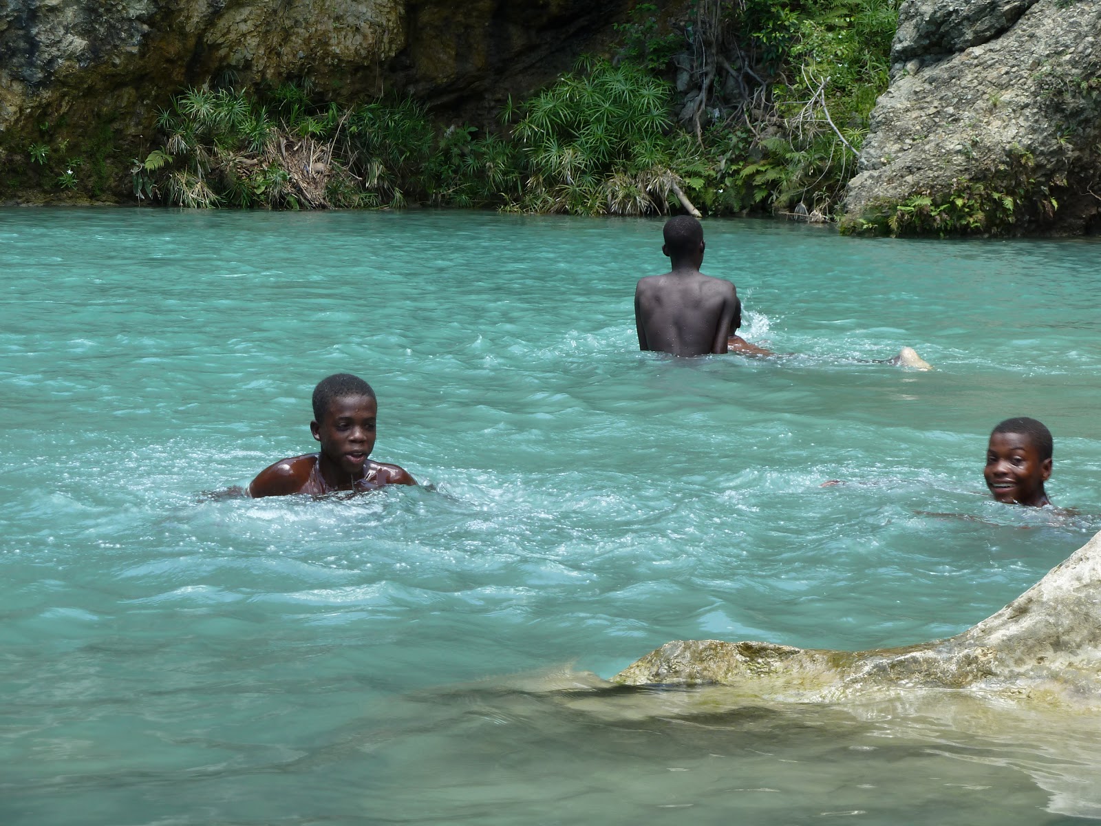Haïti, la perle des Antilles...Mythe ou Réalité: Le Bassin bleu ...