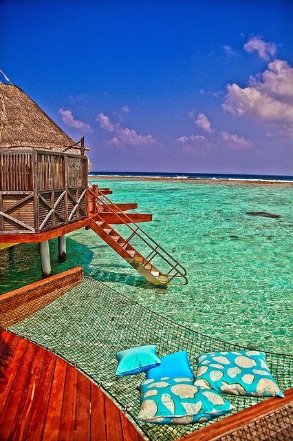 Maldives Ocean, Island