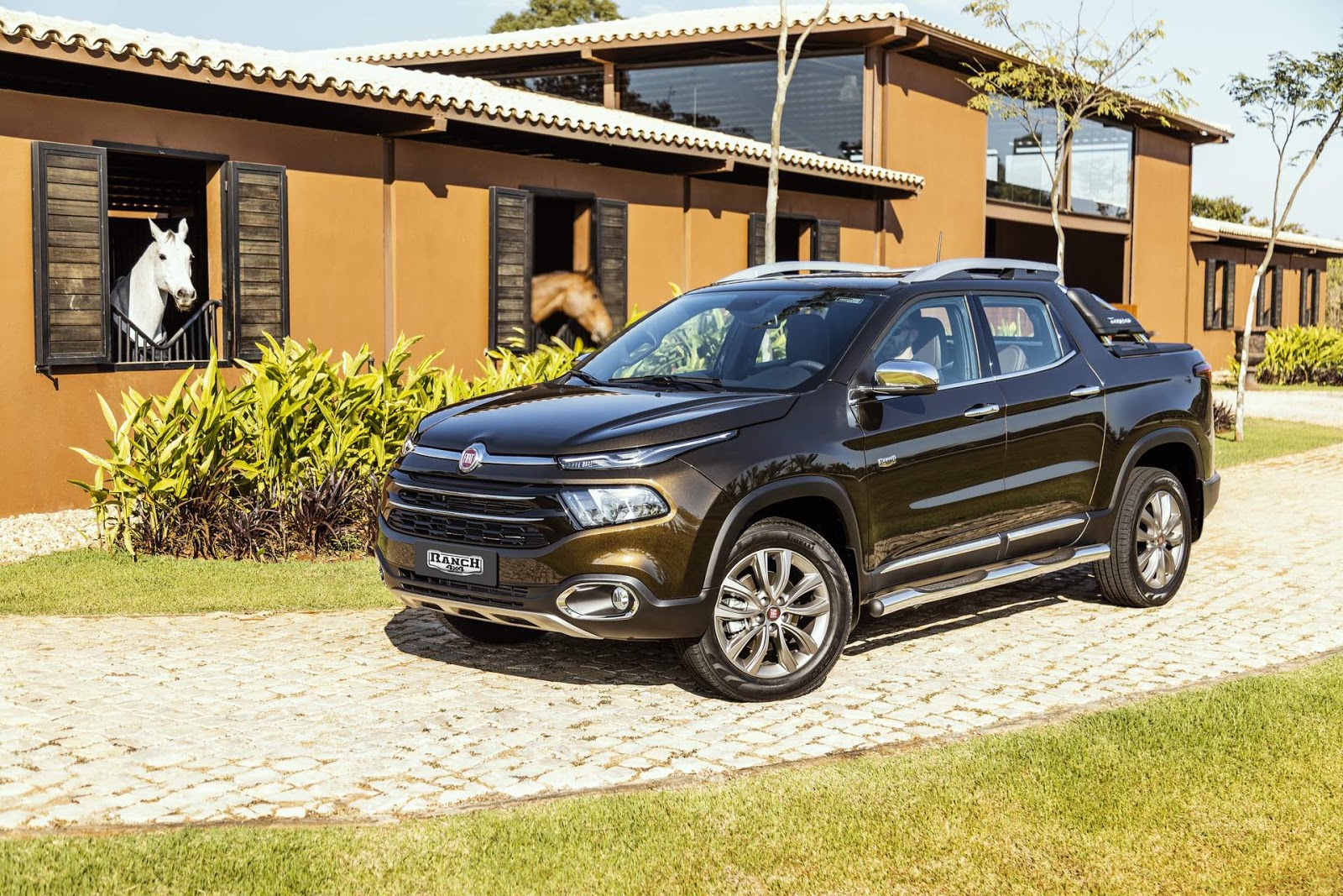 Fiat Toro Diesel 2019 ganha versão enfeitada Ranch