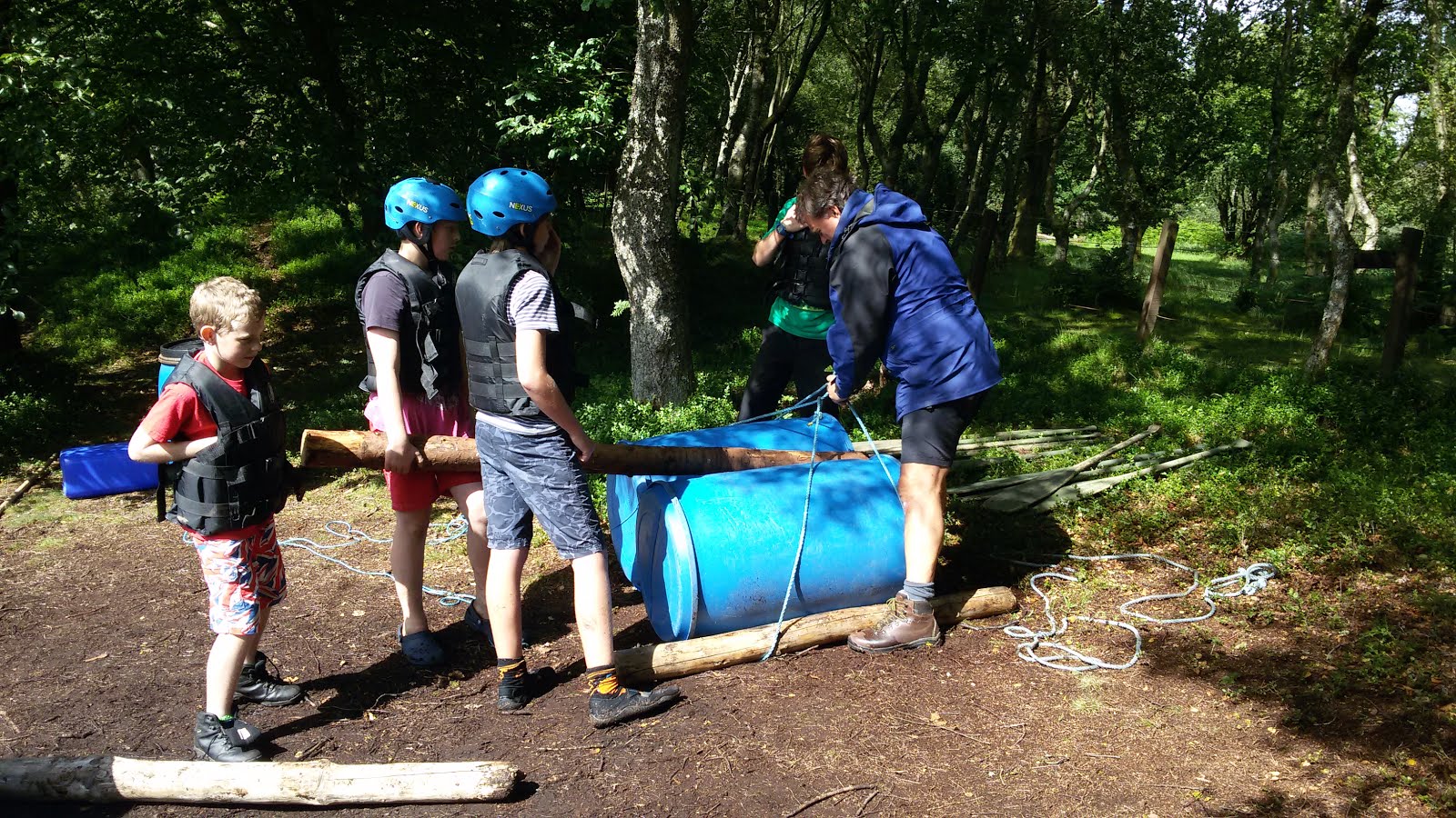 Balfron Scouts: Scout camp: raft building...