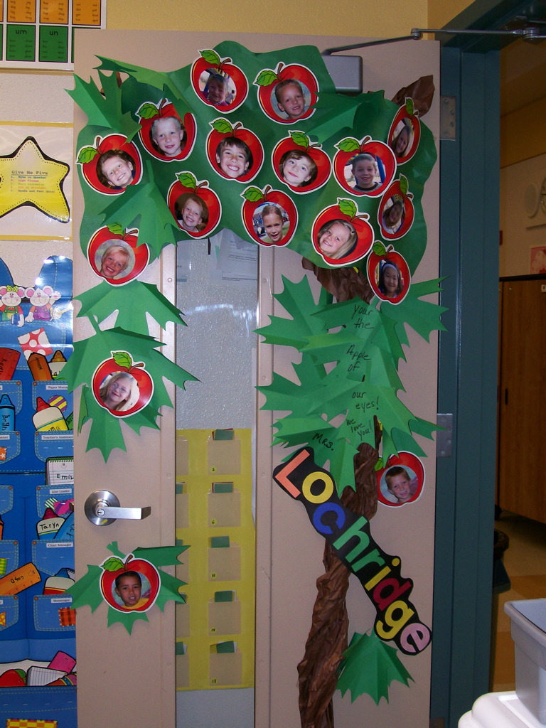 Room Mom 101 Door Decoration Ideas room-mom-101-door-decoration-ideas