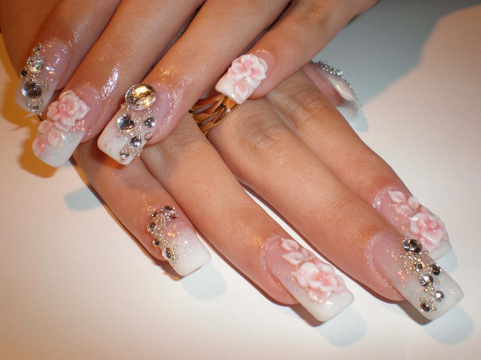 One Hundred Styles: Wedding of Creative Nail Designs