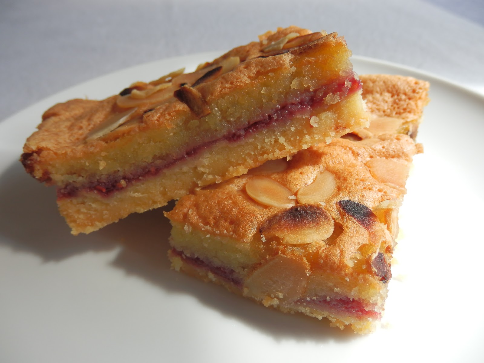 LEEKS & LIMONI: Bakewell Slice