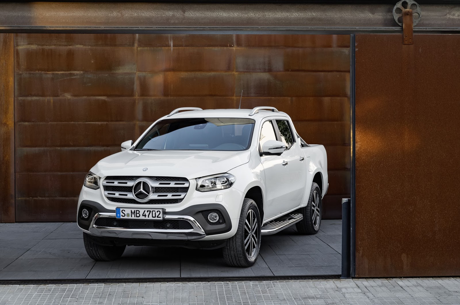 Complete 4x4 : NEW Mercedes Benz XClass World launch Cape Town