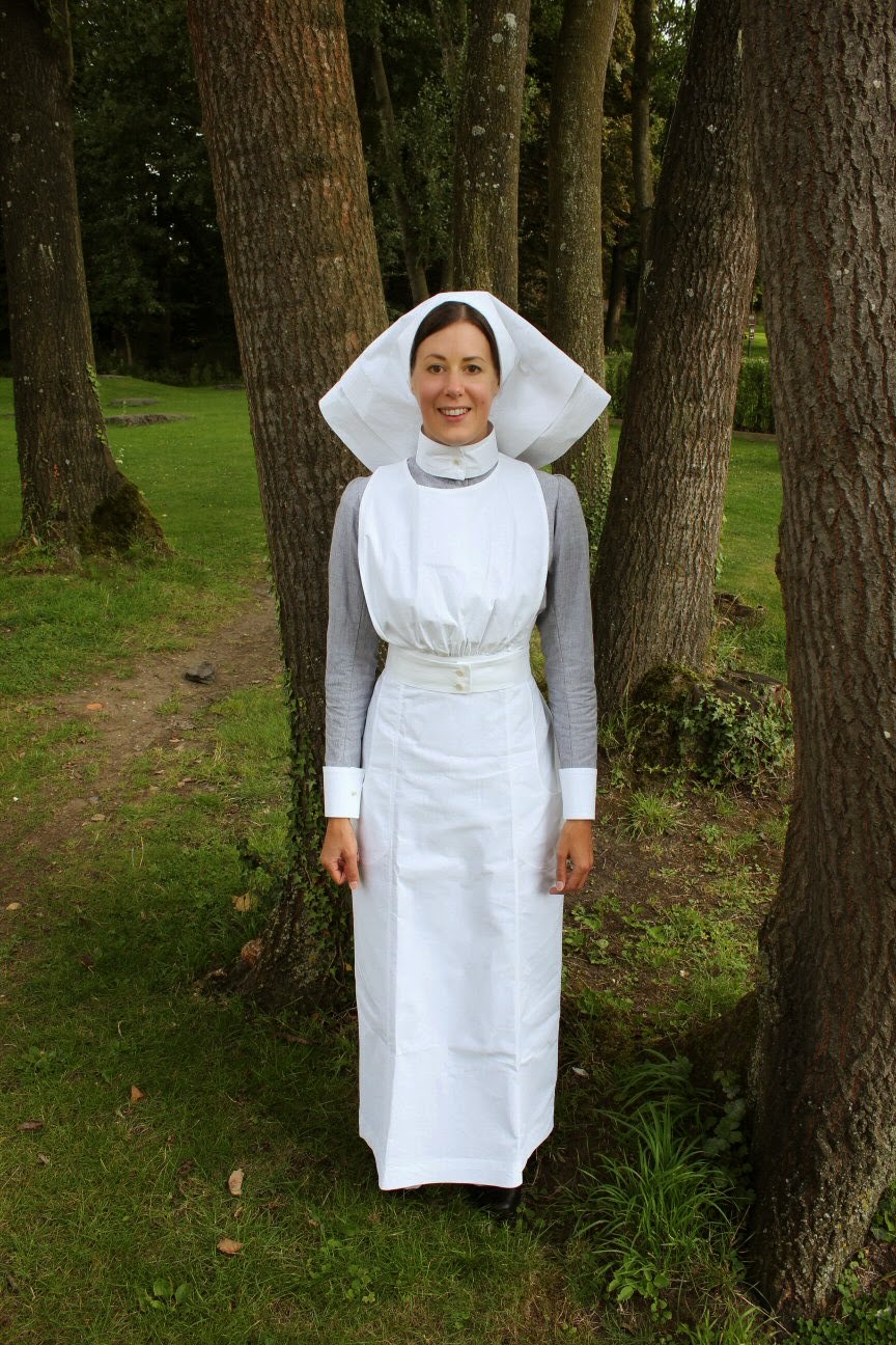 Miss Hendrie's Workbook: World War I QAIMNS Reserve nurse uniform